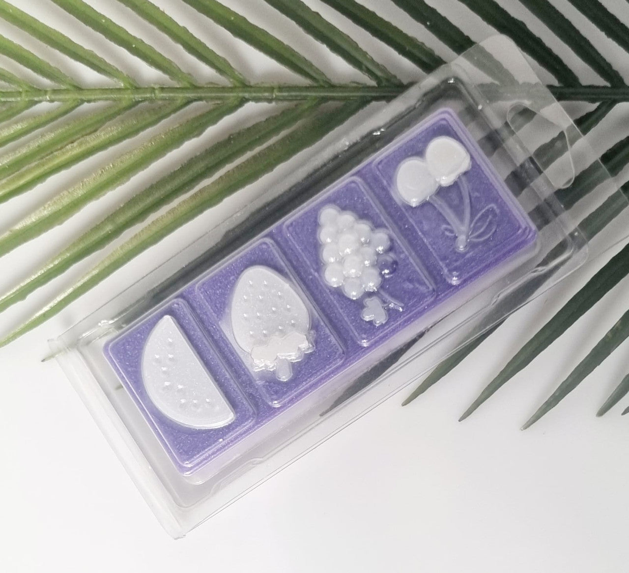 FRUITY 4 Section Snap Bar Style Clamshell – Craftastik